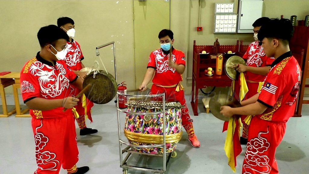 Singa, naga kembali ‘beraksi’