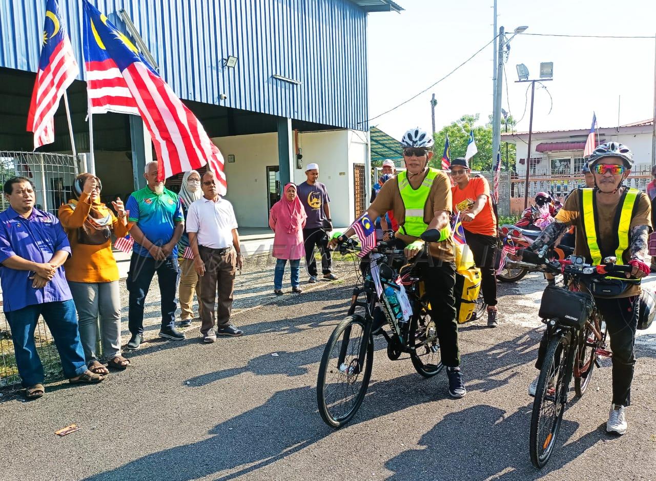 ‘Atuk’ berbasikal 2,500km bawa mesej merdeka