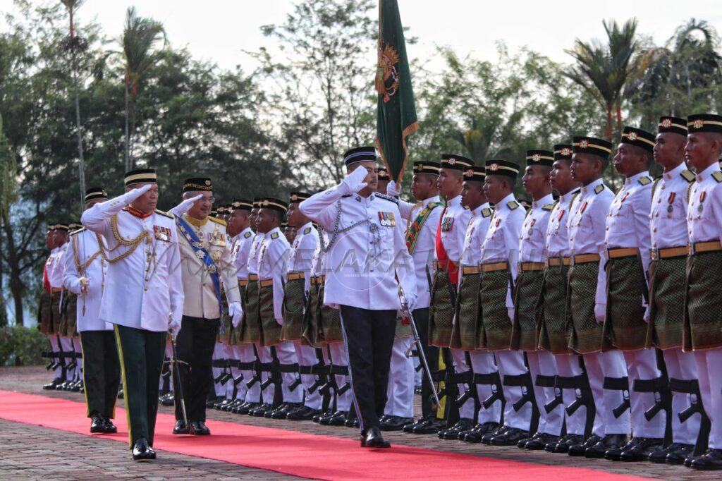 17 das tembakan meriam buka tirai Istiadat Penganugerahan Darjah ...