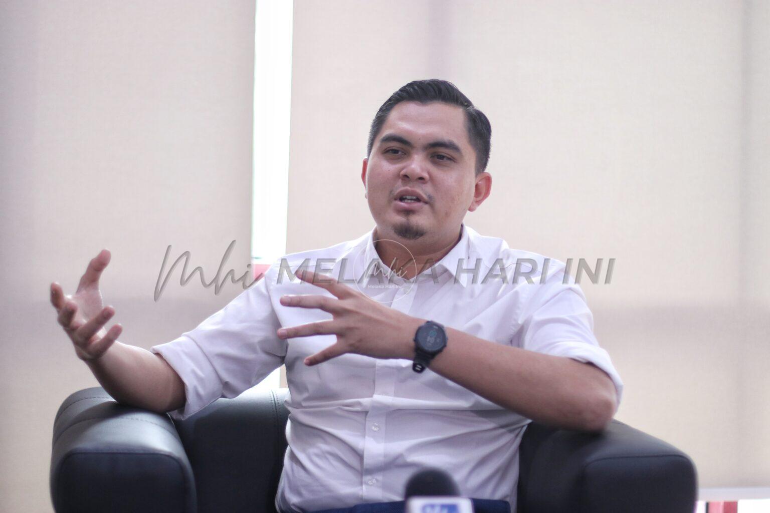 Tutup rundingan, Muhyiddin umpama derhaka kepada Agong – Dr Akmal ...