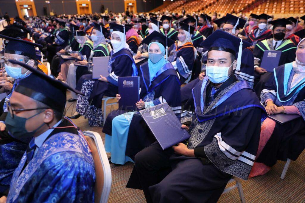 3,149 graduan UTeM dirai pada konvokesyen ke-18