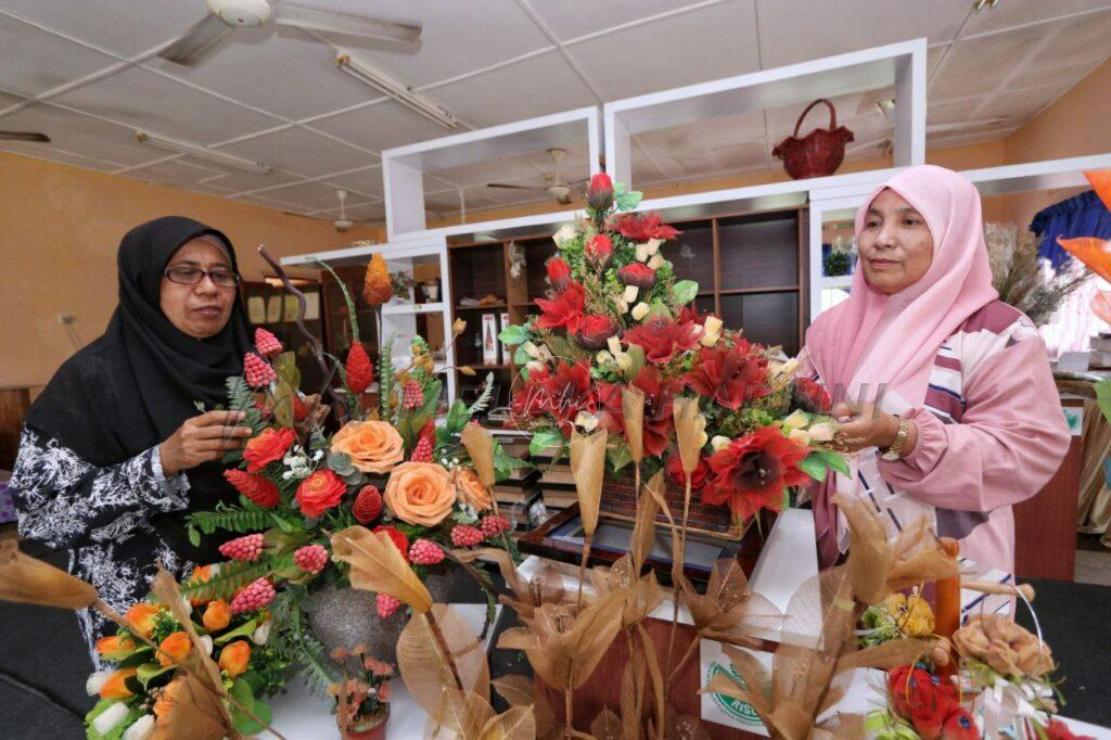 Seni gubahan daun getah