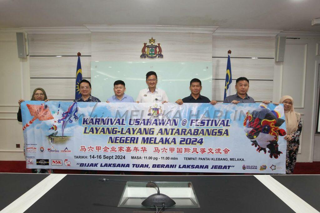 LAYANG-LAYANG JALUR GEMILANG, BERLAMPU WARNAI LANGIT MELAKA