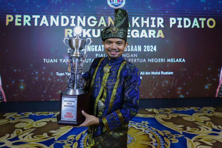 PENSYARAH AGAMA BUKTI KEHEBATAN DI PENTAS PIDATO